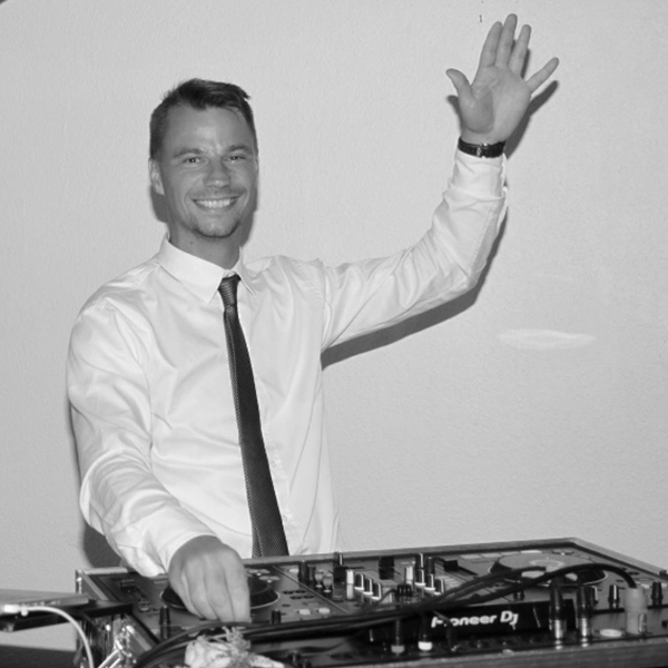 DJ Burns - All-around DJ til din næste fest